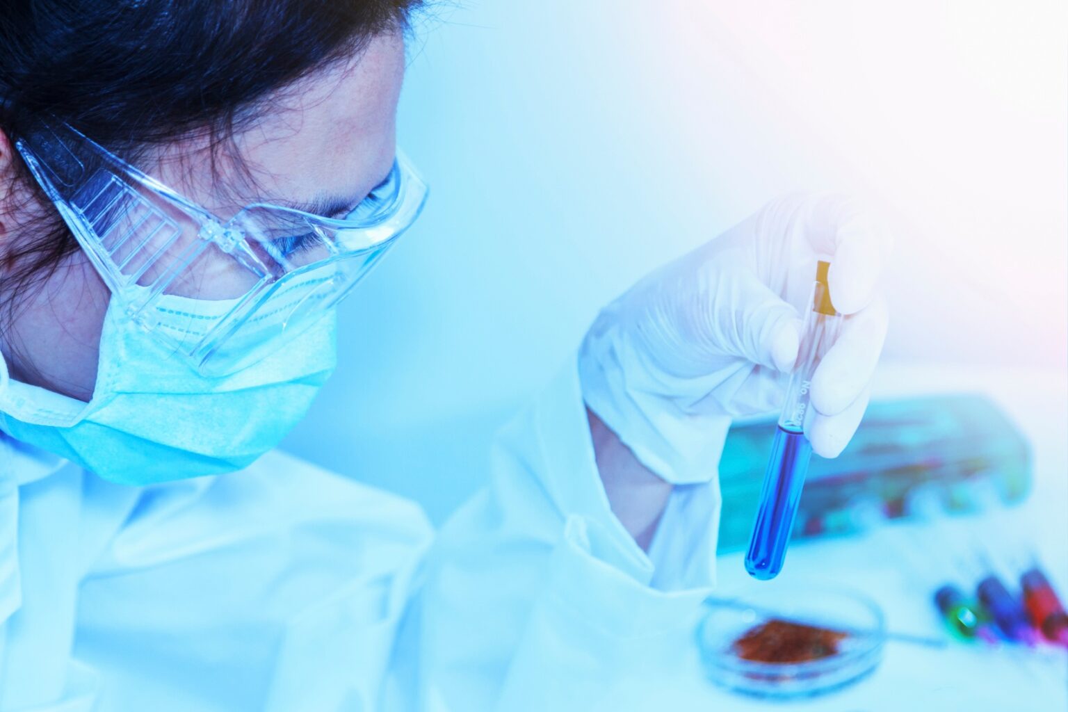 Características de la Prenda EPP para Riesgos Químicos y Biológicos