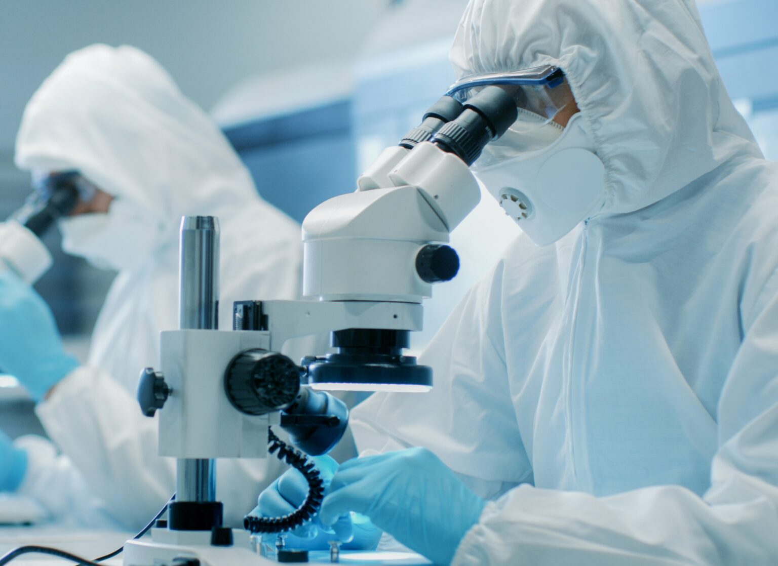 How to Select the Right Apparel for Your Cleanroom Classification